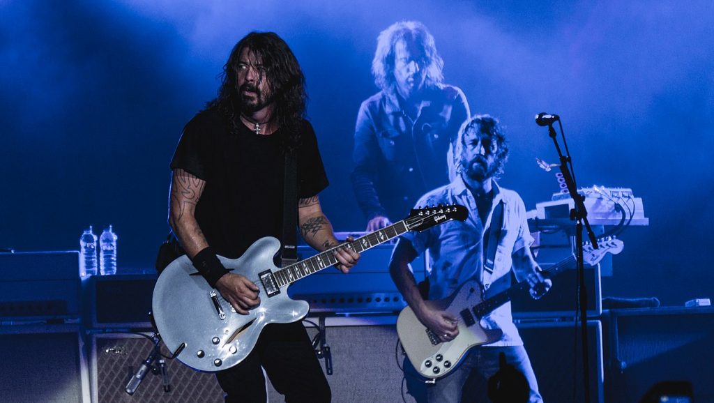 30 Facts About Foo Fighters - OhMyFacts